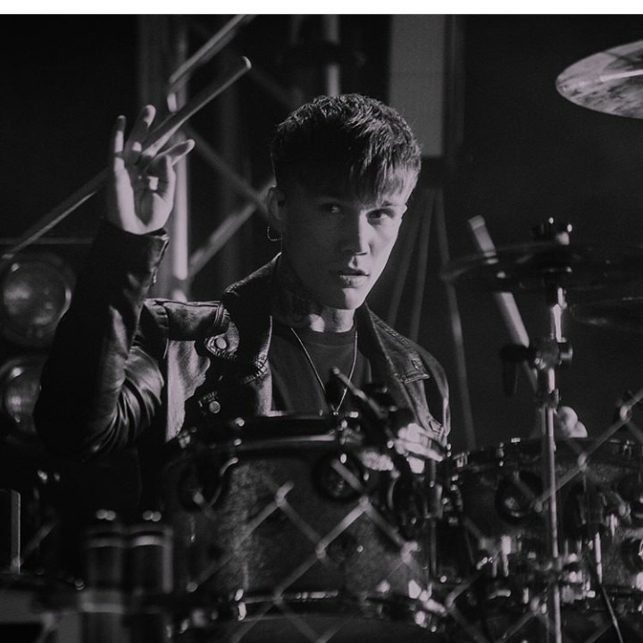 Kapela :: Machine-gun-kelly9